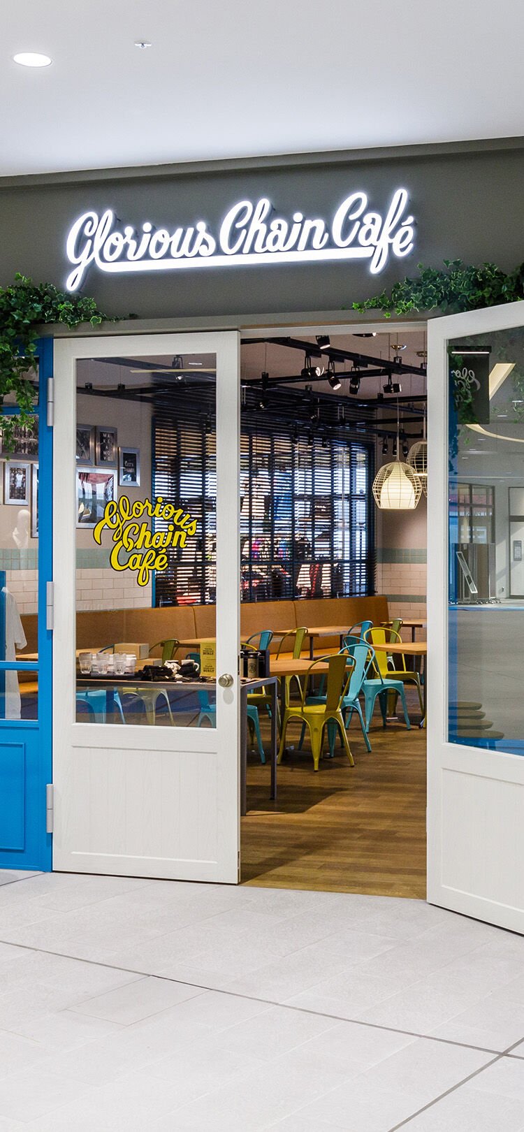 DIESEL : Glorious Chain Café